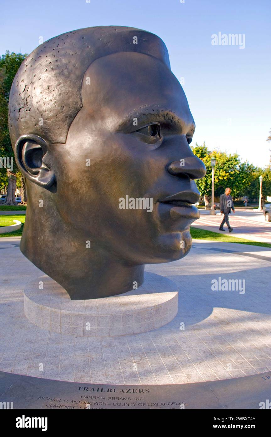 Jackie robinson statue hi-res stock photography and images - Alamy