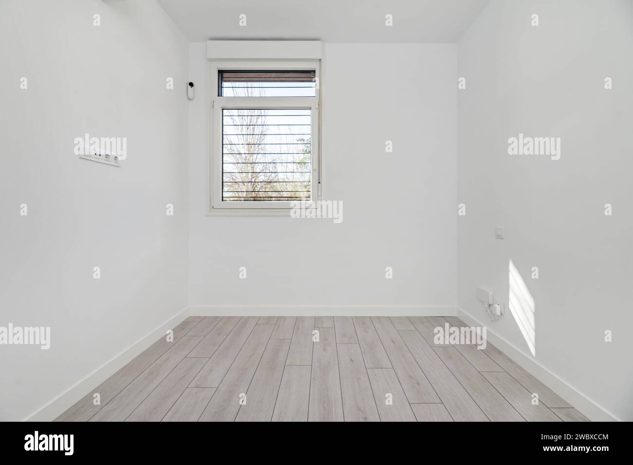 Empty room house wallpaper hi-res stock photography and images - Alamy