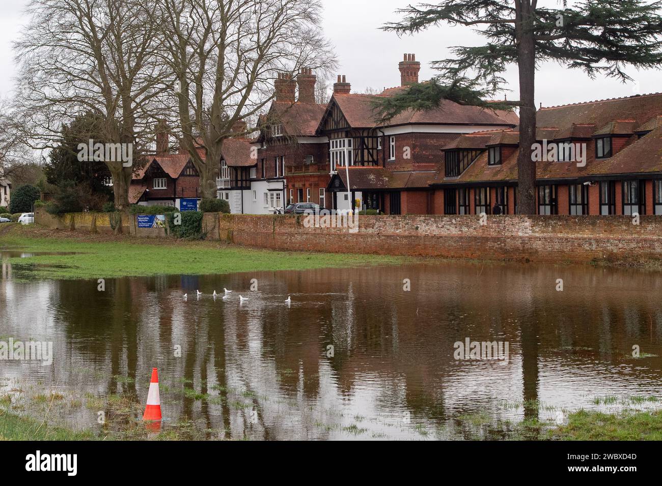 Dropping river levels hi-res stock photography and images - Alamy