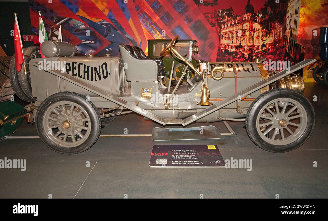 Pechino parigi hi-res stock photography and images - Alamy