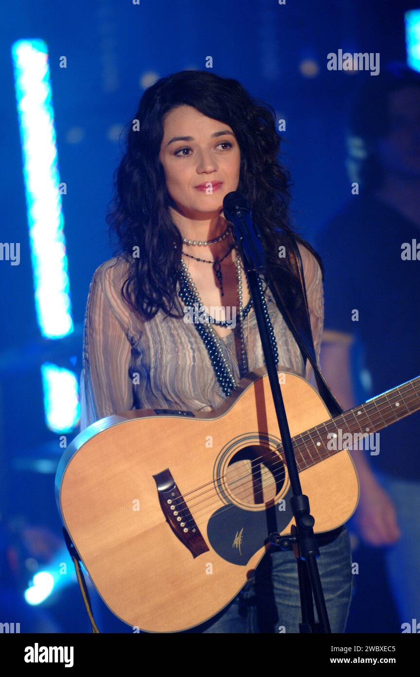 Carmen consoli live concert 2006 hi-res stock photography and images ...