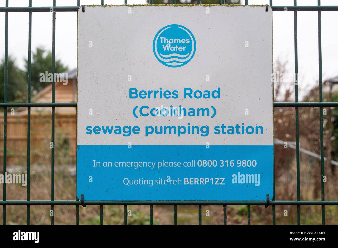 Cookham flooding hi-res stock photography and images - Alamy