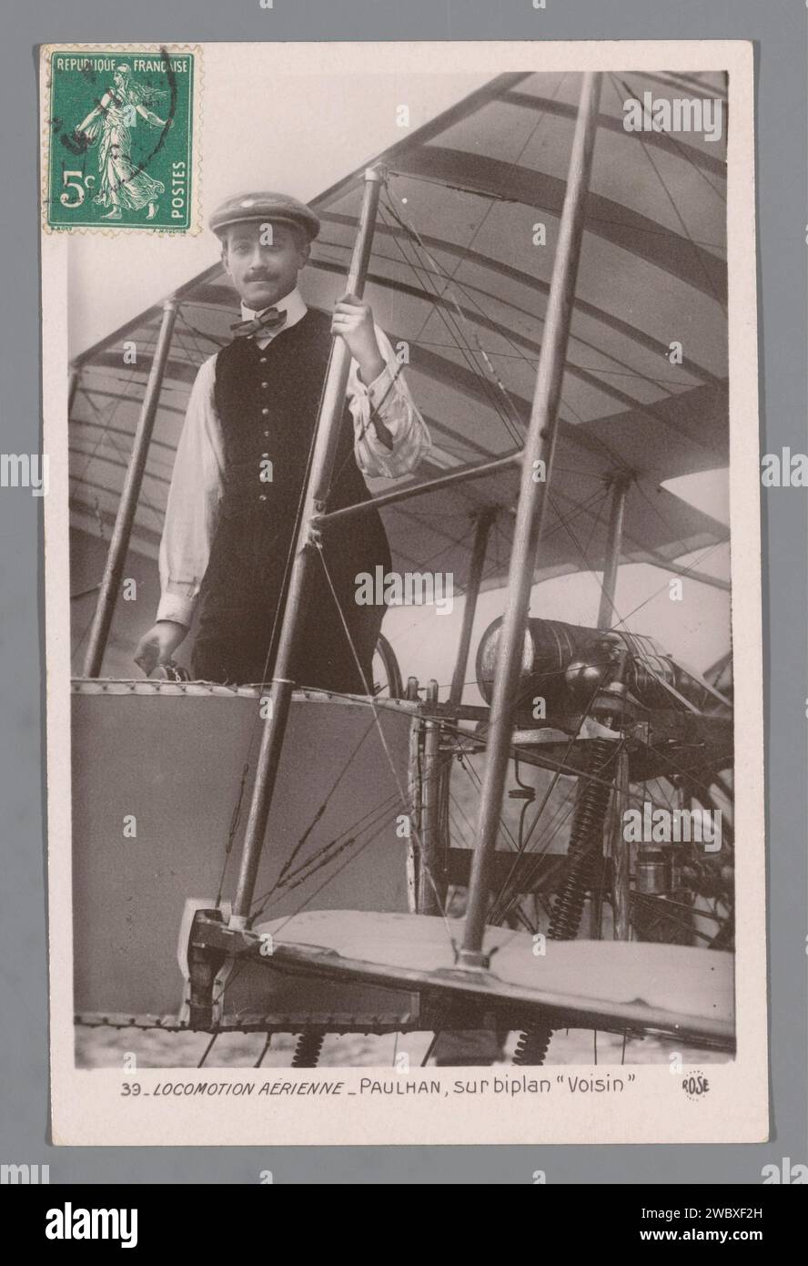 Silver plane flying on hi-res stock photography and images - Alamy