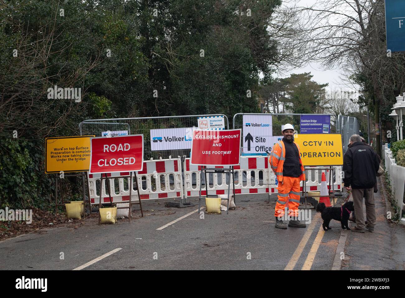 Cookham bridge closure hi-res stock photography and images - Alamy