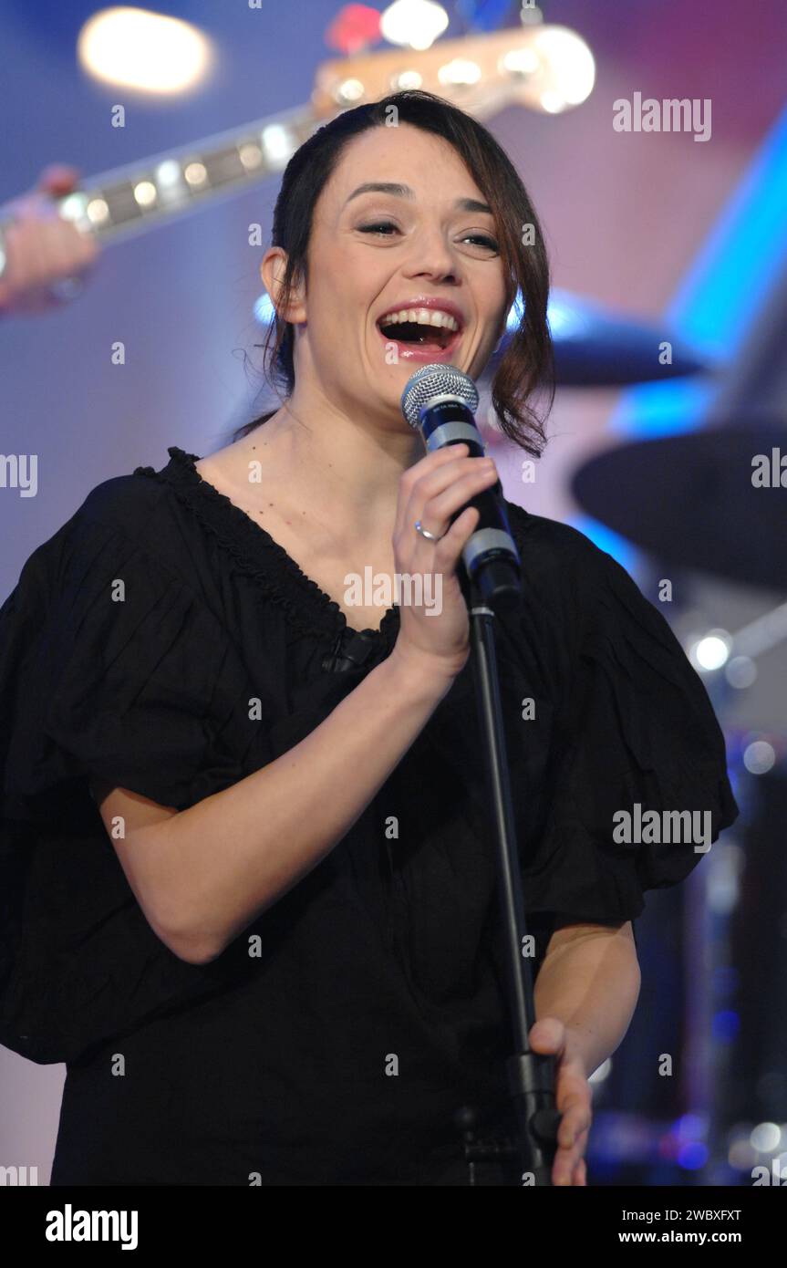 Carmen consoli photographs 2008 hi-res stock photography and images - Alamy