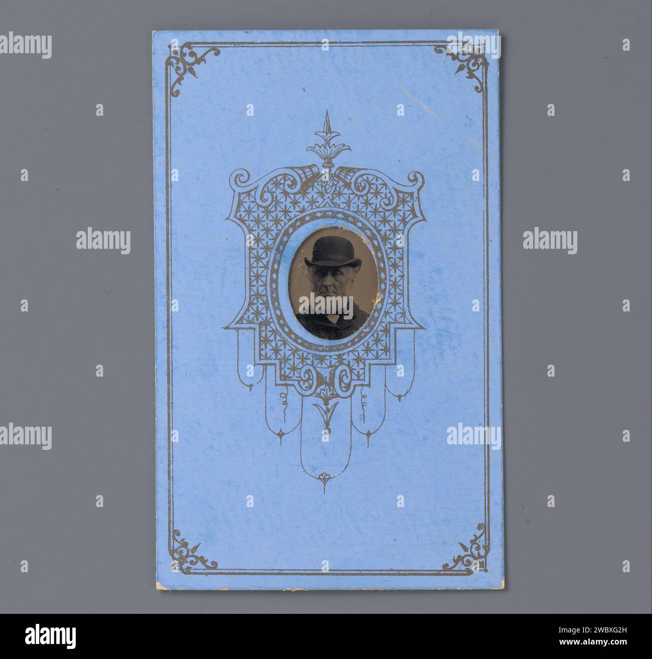 Portrait of an unknown man with bowler hat, American gem Victoria and ...