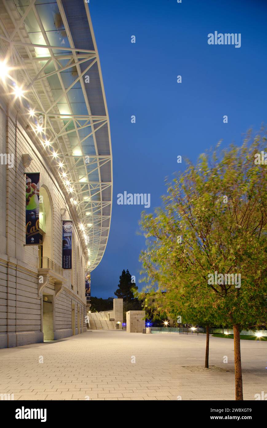 Architectural photography cal memorial stadium hi-res stock photography ...