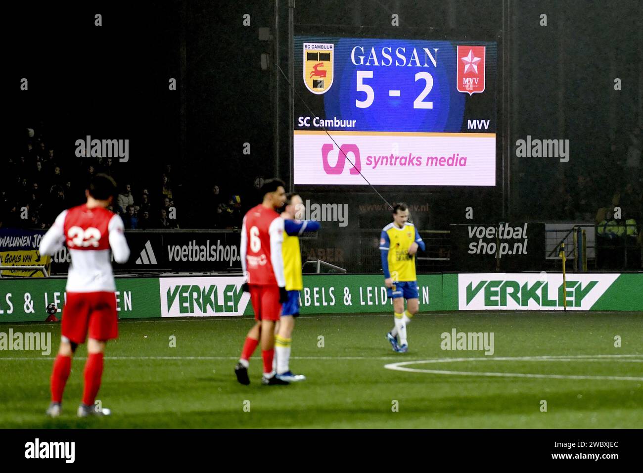 Leeuwarden, Nederland. 12th Jan, 2024. LEEUWARDEN, 12-01-2024, Cambuur Stadion, football, Dutch ...