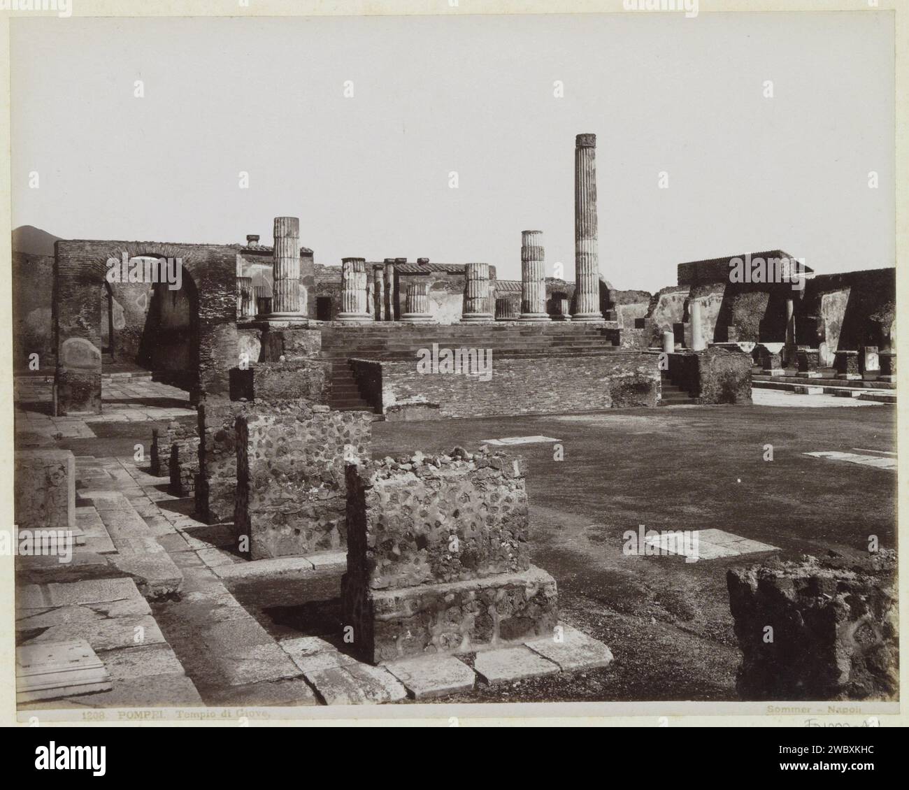 View of the temple of Jupiter in Pompeii, Giorgio Sommer, c. 1870 - c ...