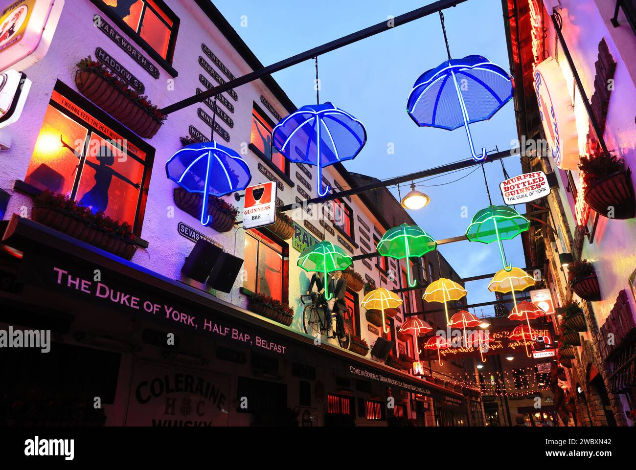 The Duke of York, a traditional, popular Belfast pub, with craic, music ...