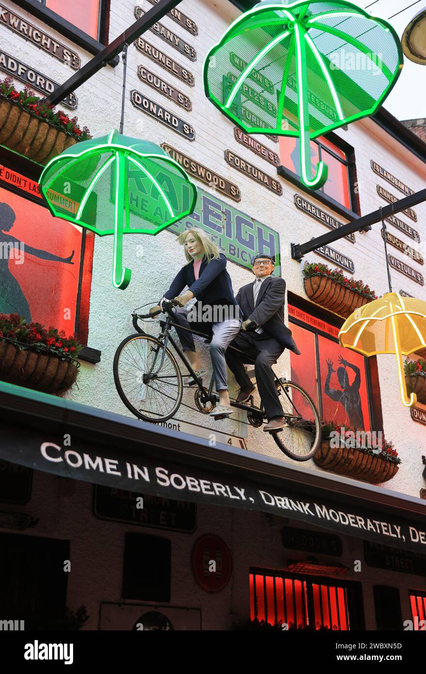 The Duke of York, a traditional, popular Belfast pub, with craic, music ...