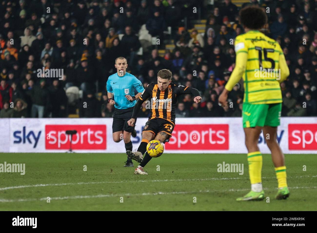 Regan Slater of Hull City shoots on goal during the Sky Bet ...