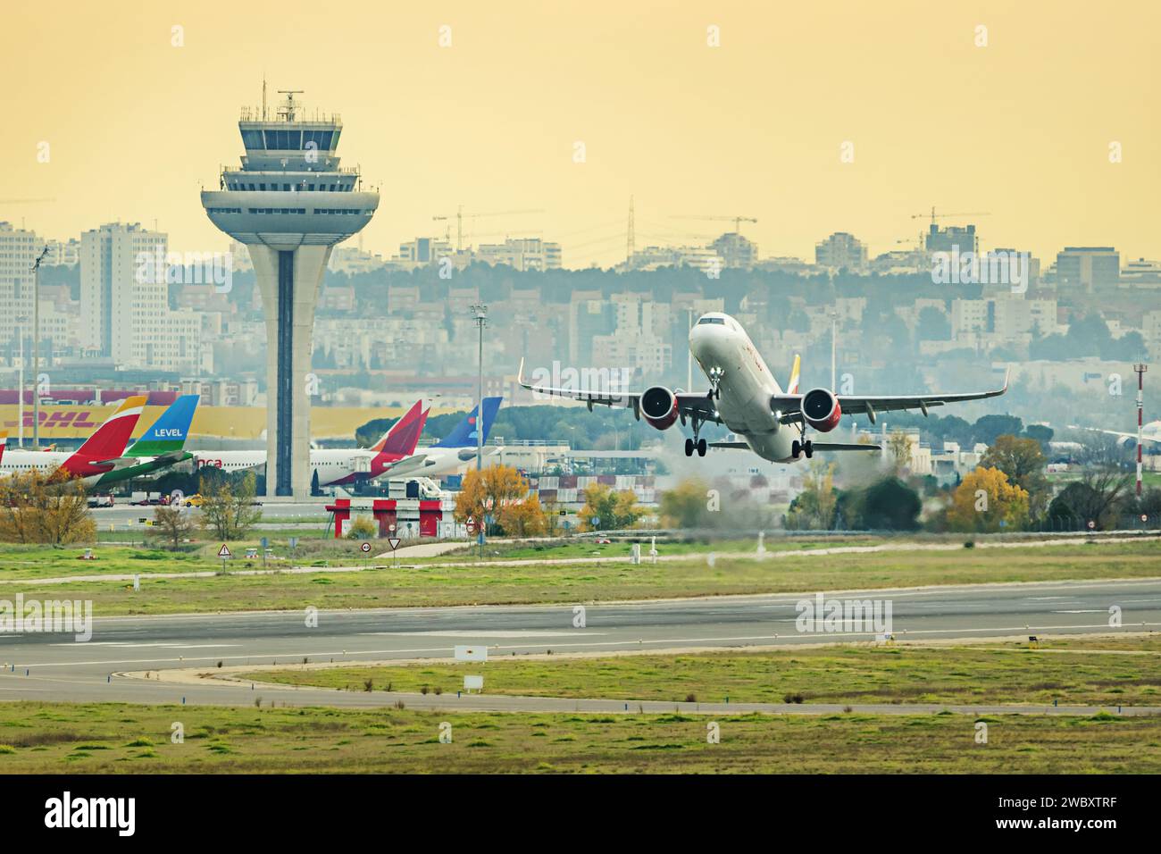 a passenger plane using all the power of the engines to lift on takeoff ...