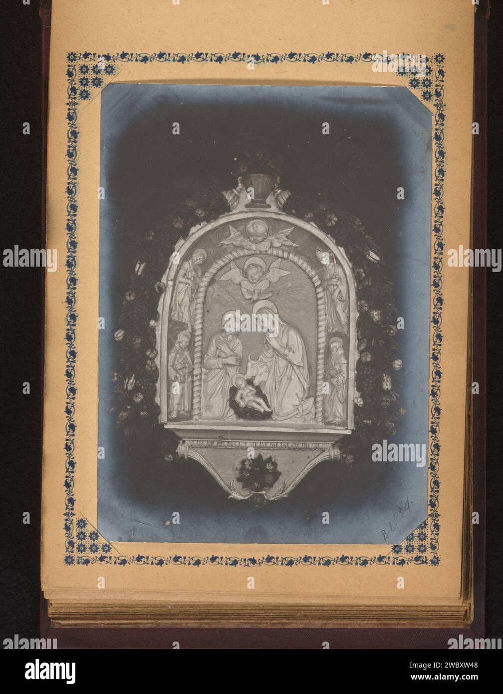 Relief with the birth of Christ in a garland, anonymous, 1880 - 1940 ...