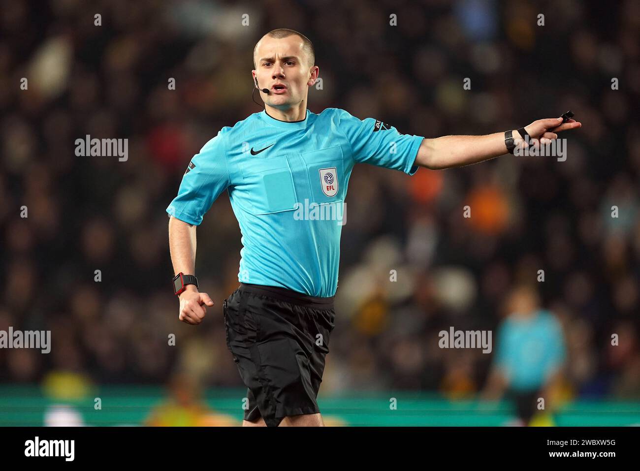 Referee Andrew Kitchen during the Sky Bet Championship match at the MKM ...