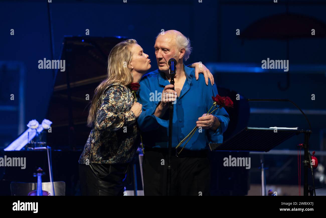 AMSTERDAM - Herman van Veen and his eldest daughter Babette during De ...