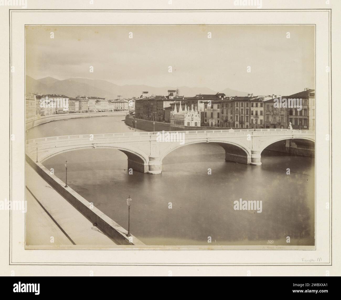 View of the Ponte Solferino, the Arno and adjacent buildings in Pisa ...