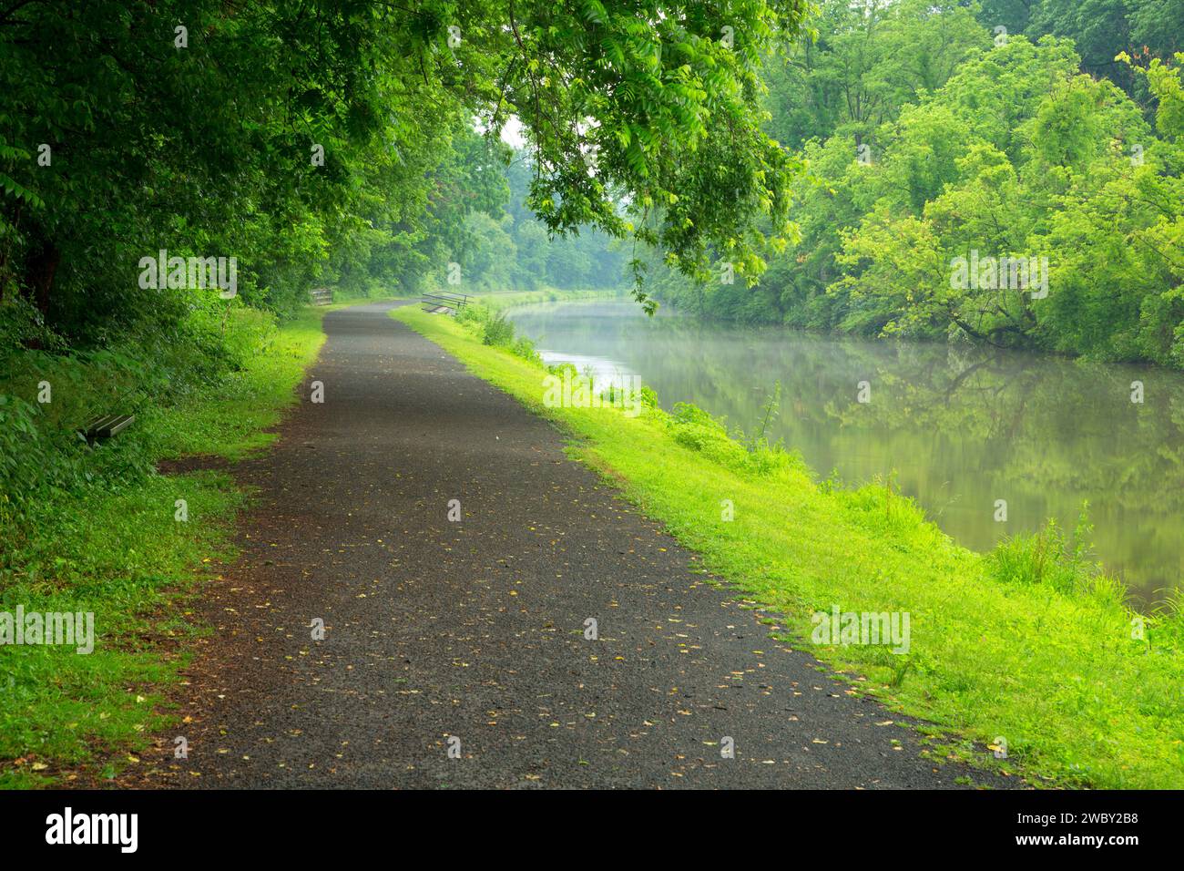 Towpath trail along Delaware & Raritan Canal, Delaware & Raritan Canal ...