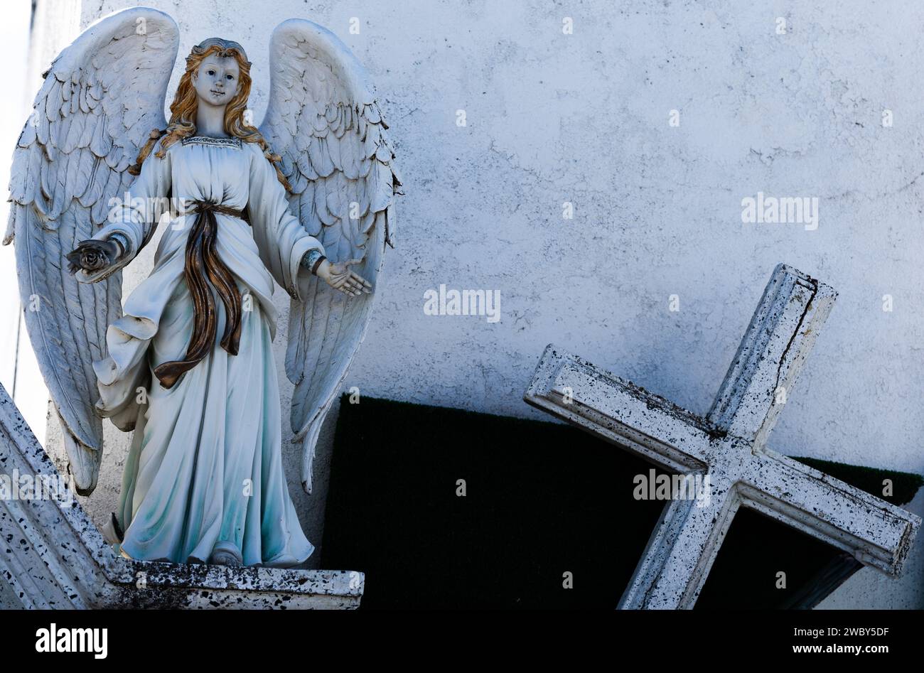 Marble angels cross hi-res stock photography and images - Alamy