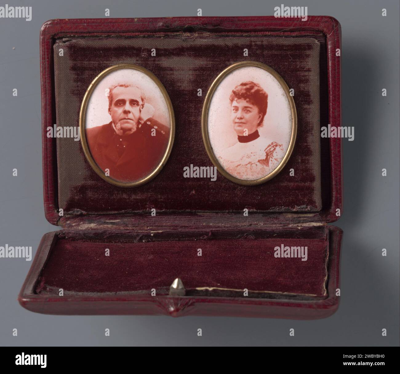 Case with two portraits of an unknown man and woman, anonymous, c. 1890 ...