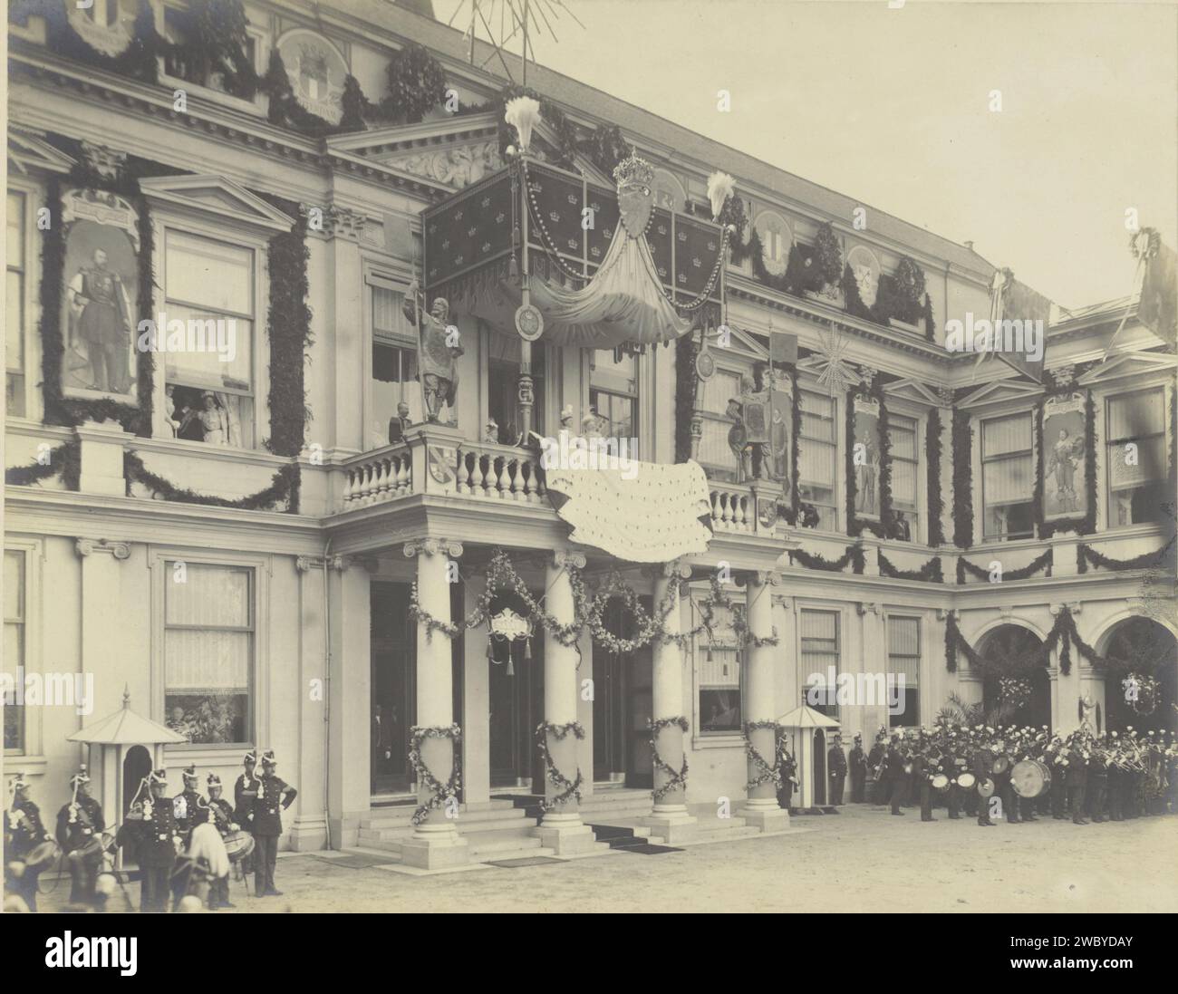 Queen Wilhelmina and Queen Mother Emma on the balcony of Noordeinde ...