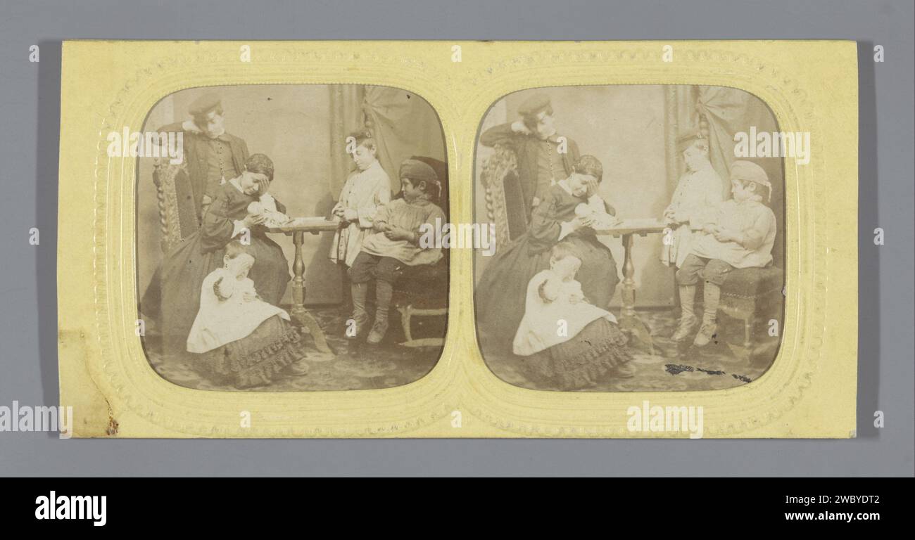 Children playing paper dolls hi-res stock photography and images - Alamy