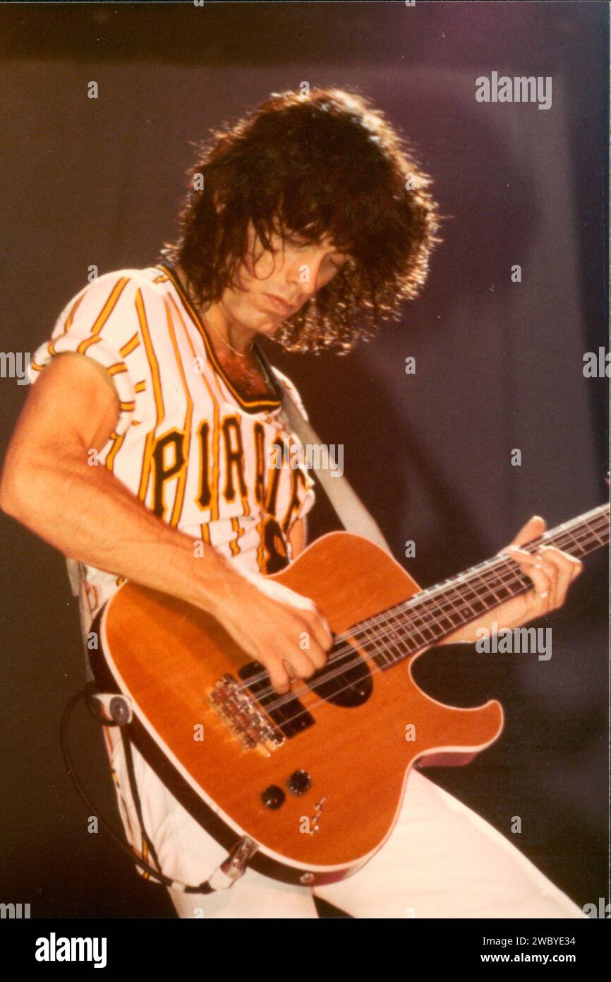Cheap trick band hi-res stock photography and images - Alamy