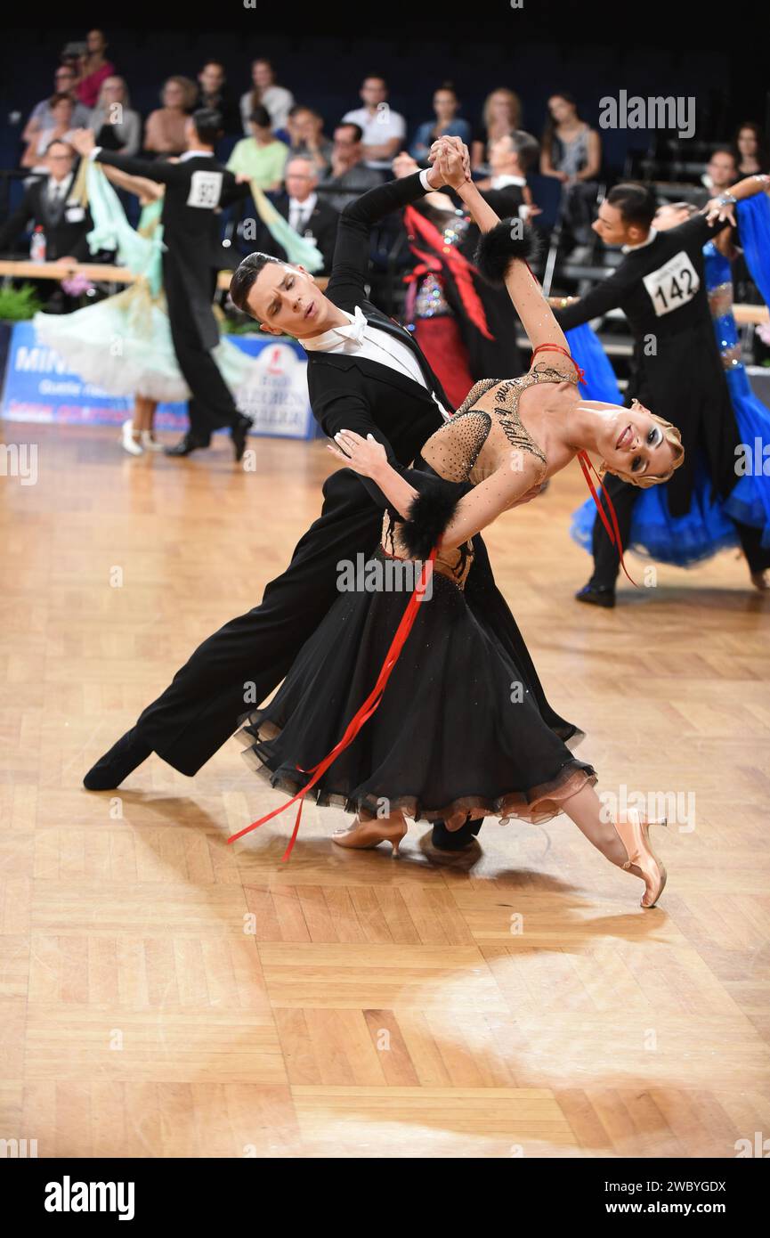 Ballroom dance couple dancing at the competition Stock Photo - Alamy