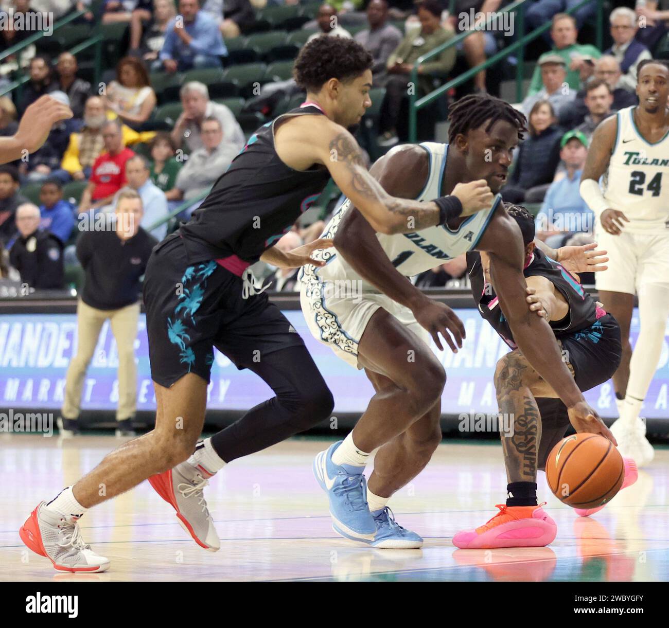 New Orleans, USA. 11th Jan, 2024. Tulane Green Wave guard Sion James (1 ...
