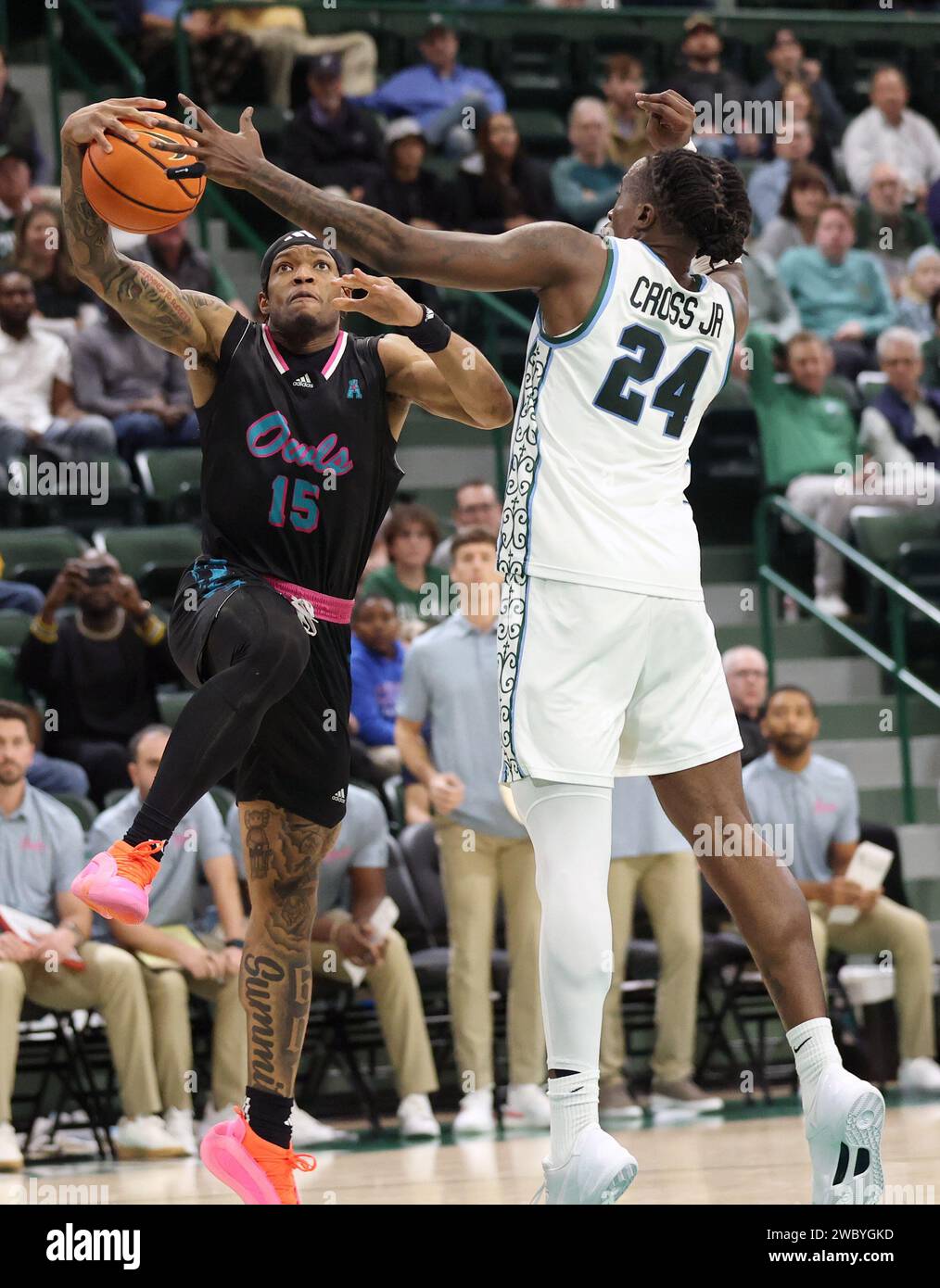 New Orleans, USA. 11th Jan, 2024. Florida Atlantic Owls guard Alijah ...