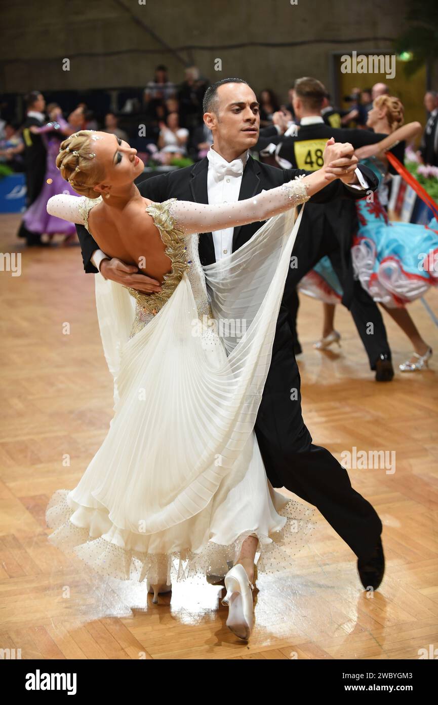 Ballroom dancing competition adults hi-res stock photography and images - Alamy
