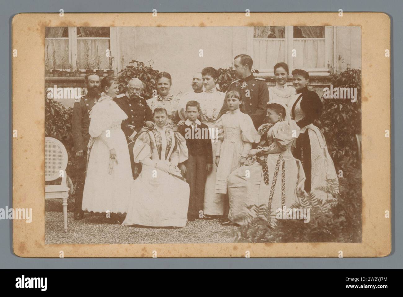 Group portrait of the family of Queen Regent Emma, 1896 - 1897 cabinet ...