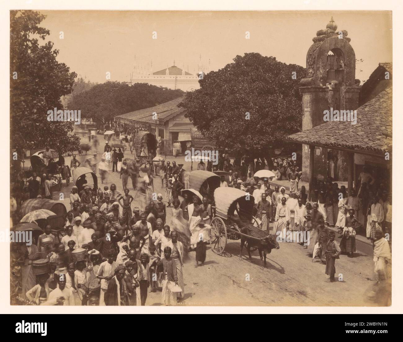 Corner of York Street en Chatham Street, Colombo, A.W.A. Plâté & Co., c ...