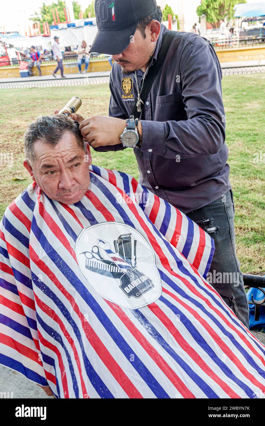 Free haircuts for men hi-res stock photography and images - Alamy