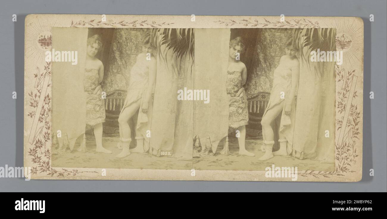 Scantily dressed hi-res stock photography and images - Alamy