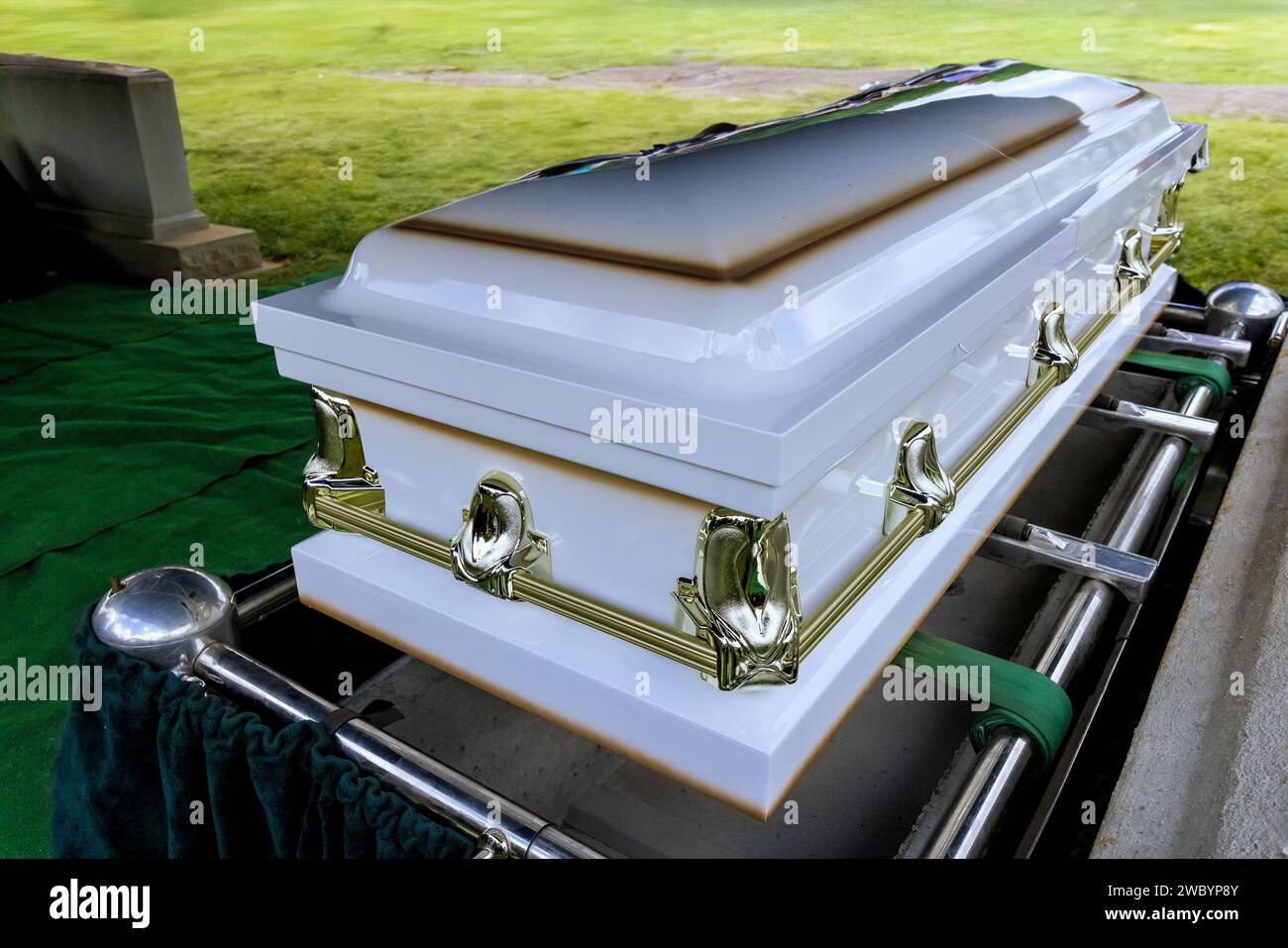 Coffin with deceased during ceremony funeral memorial service Stock ...