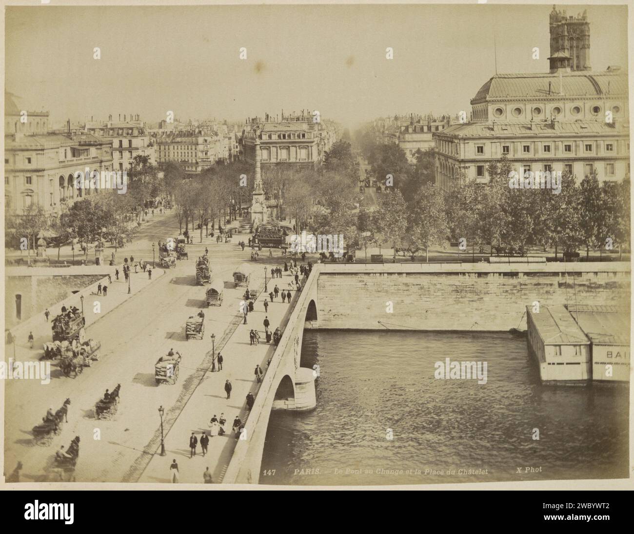View of the Pont au Change and the Place du Châtelet in Paris, x phot ...