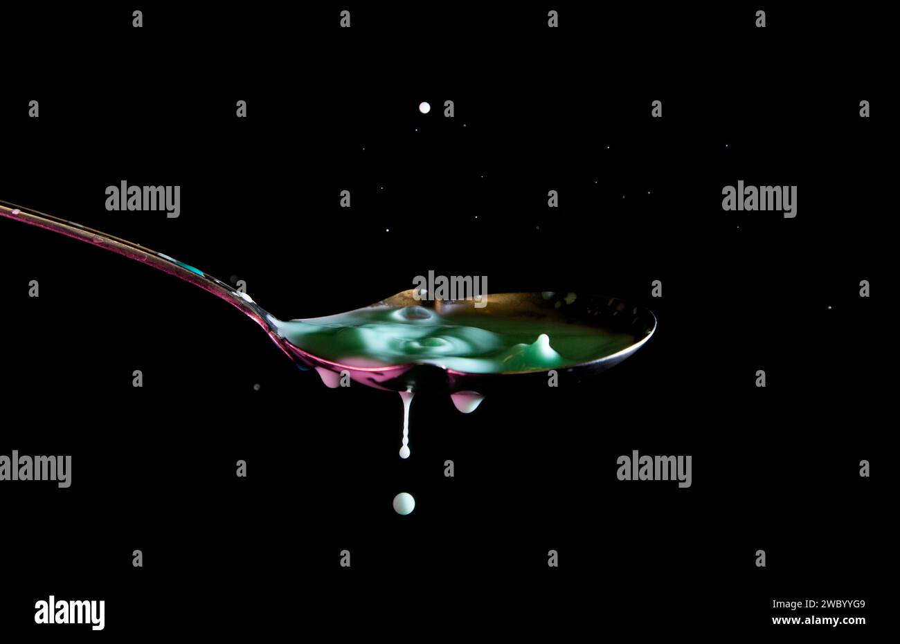 Overflow glass water hi-res stock photography and images - Alamy
