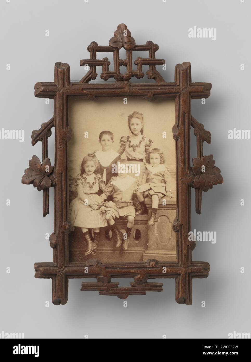 Family portrait of five unknown children, 1880 - 1900 photograph. frame ...
