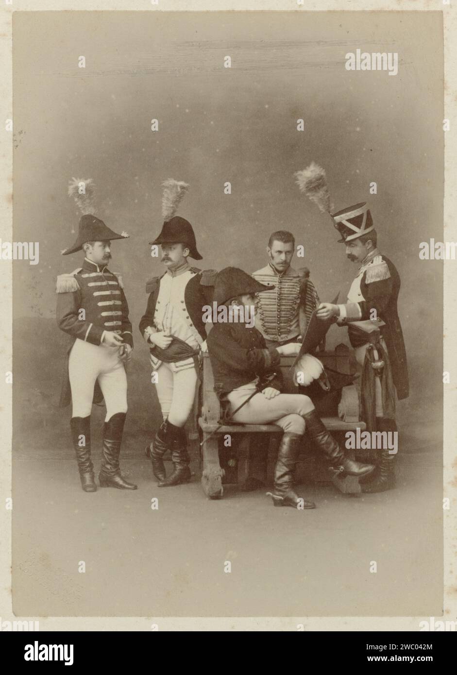 Historic military uniforms hi-res stock photography and images - Alamy