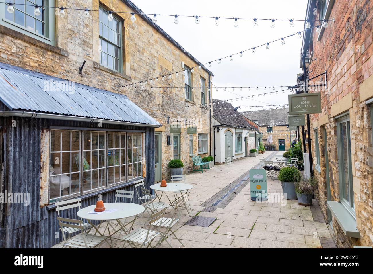 Stow on the Wold in the English cotswolds, small shops and stores in ...