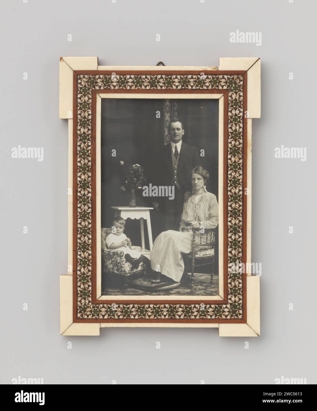 Frame bone hi-res stock photography and images - Alamy