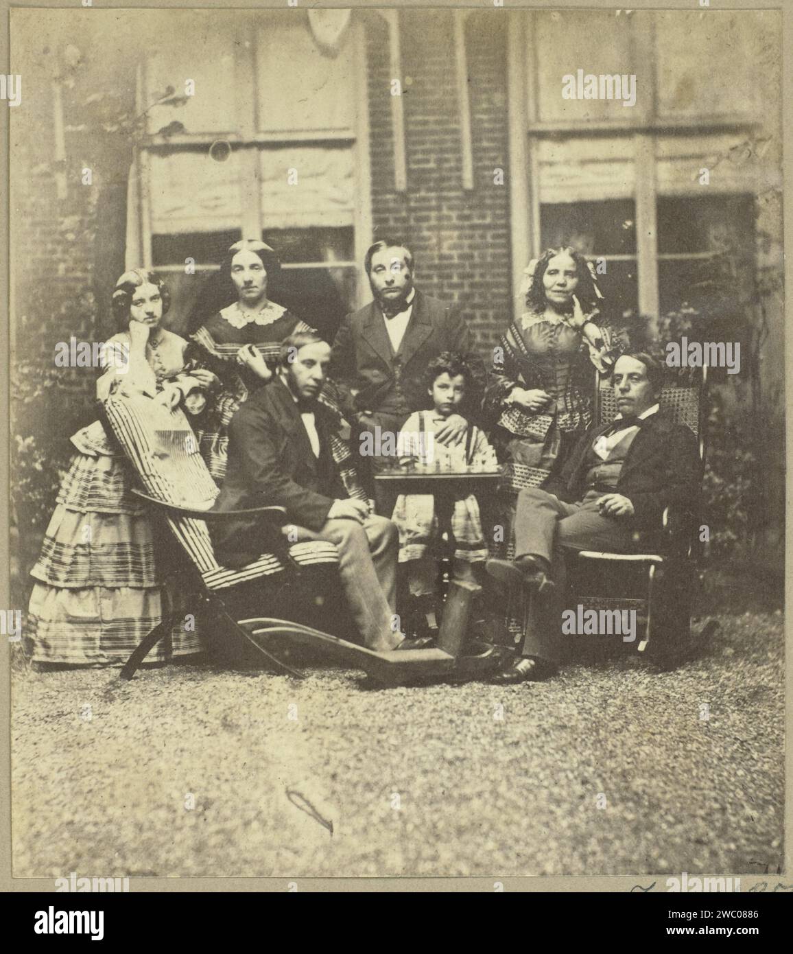 Group portrait of members of the Asser and Oppenheim families in a ...
