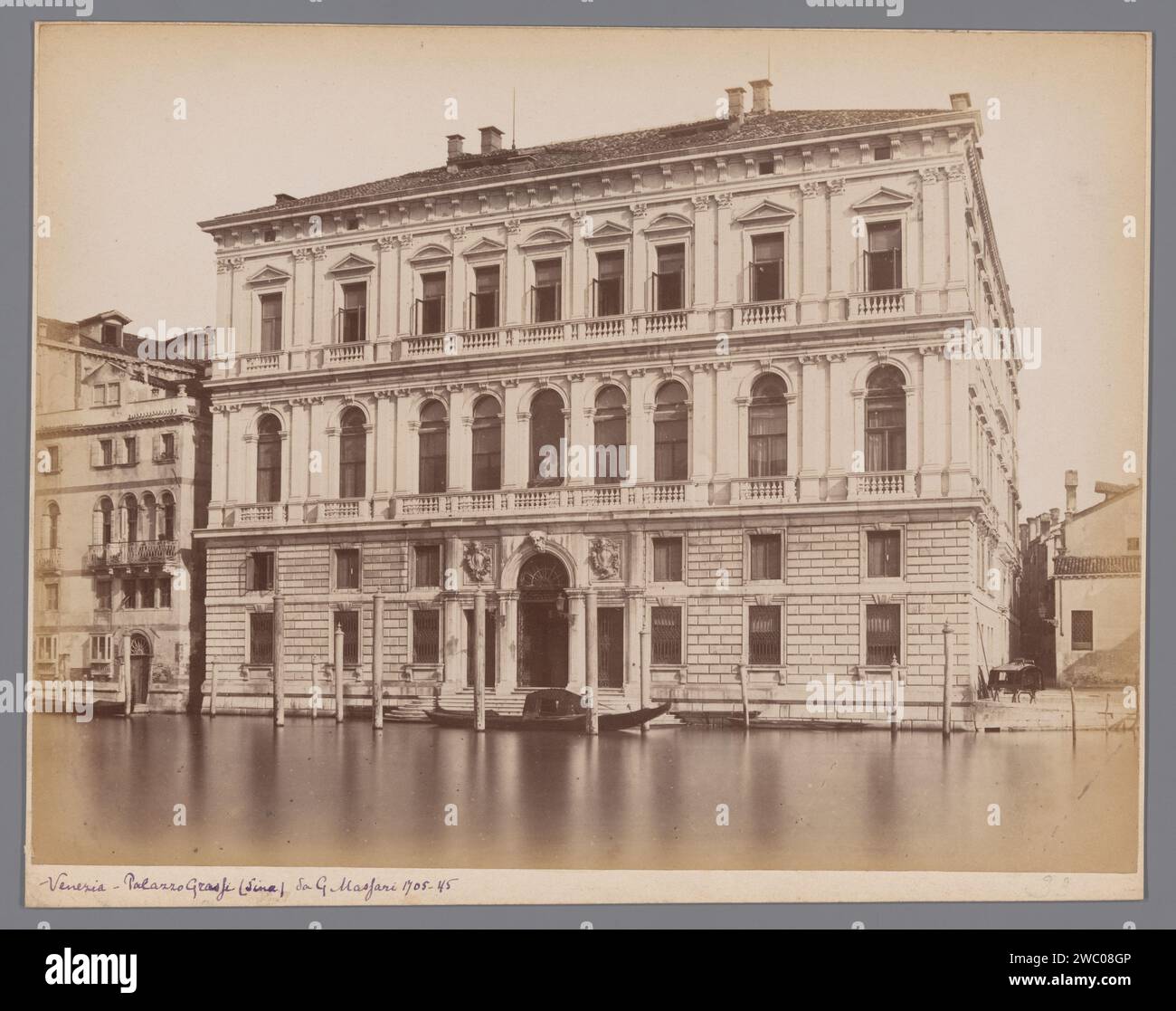Palazzo grassi palace hi-res stock photography and images - Alamy