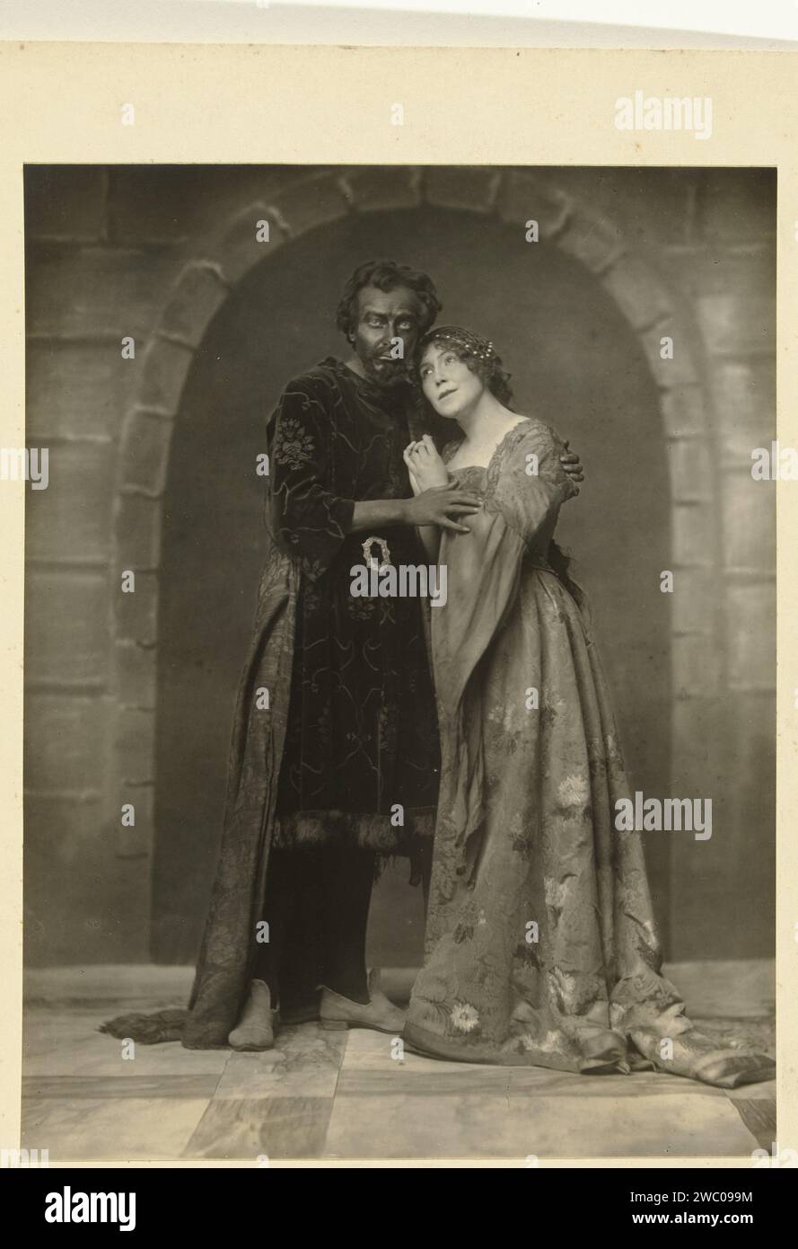 Portrait of the actors Albert van Dalsum and Marie Gilhuys-Sasbach in ...