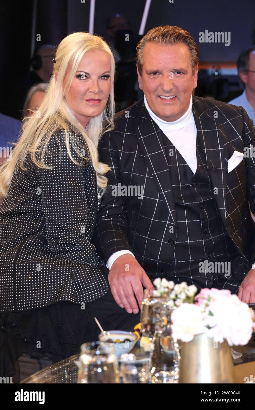 Anna Heesch mit Ehemann Ralf Dümmel bei der Aufzeichnung der NDR Talk ...
