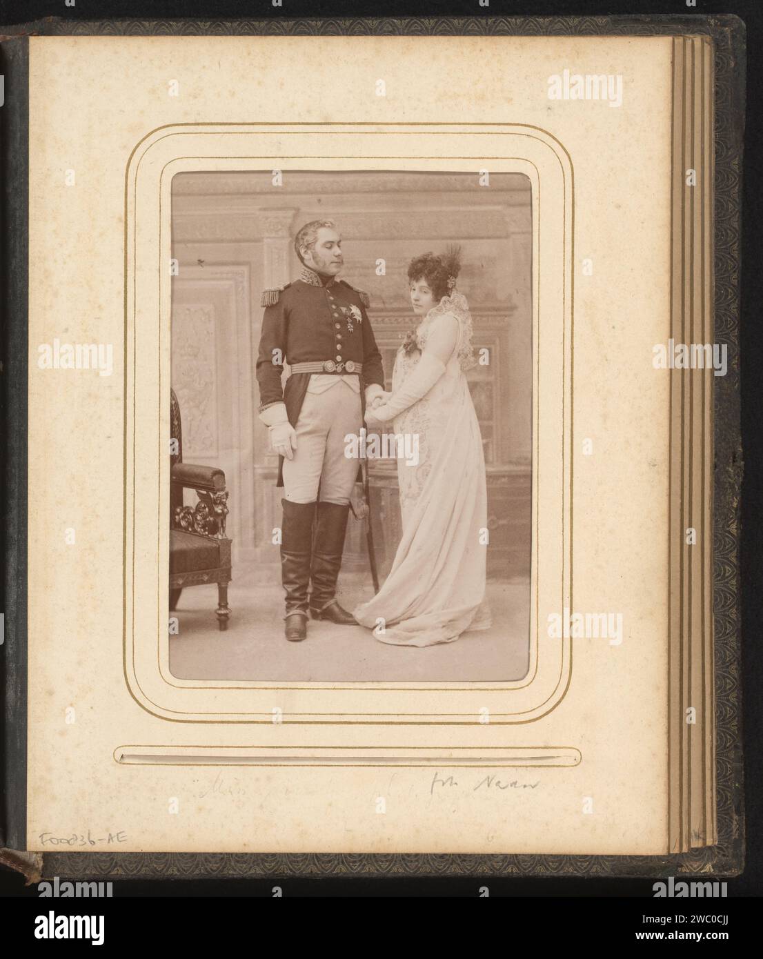 Theater scene with soldier with lady in white, Félix Nadar, 1889 - 1900 ...