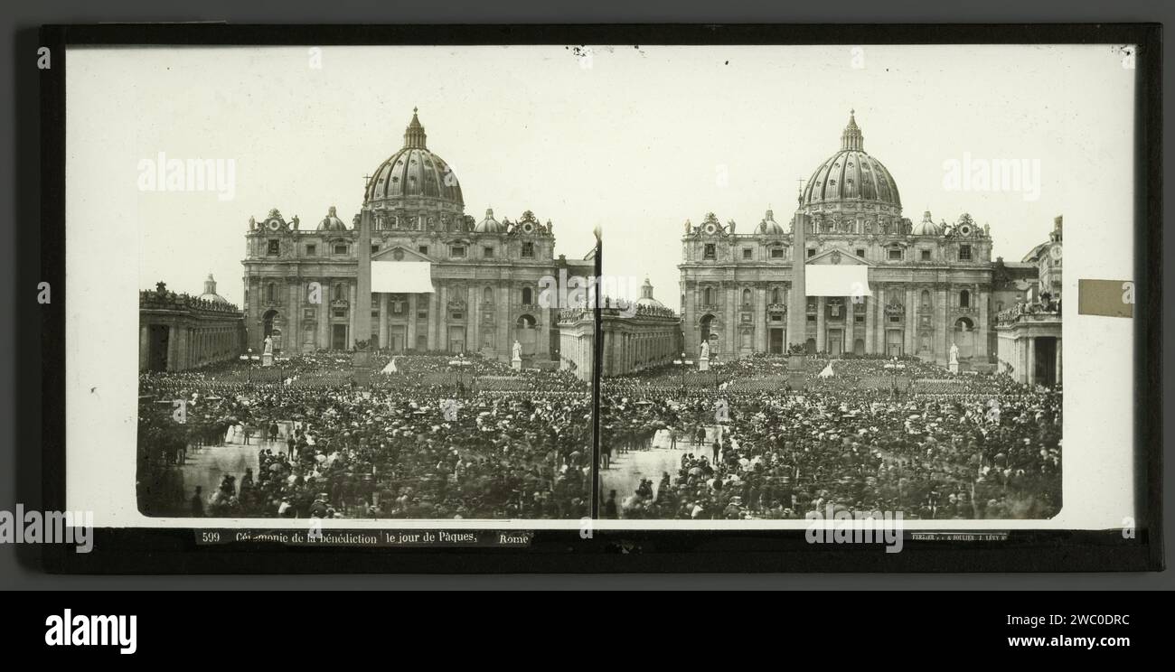 View of the Sint-Pietersbasilica during the celebration of the Easter ...