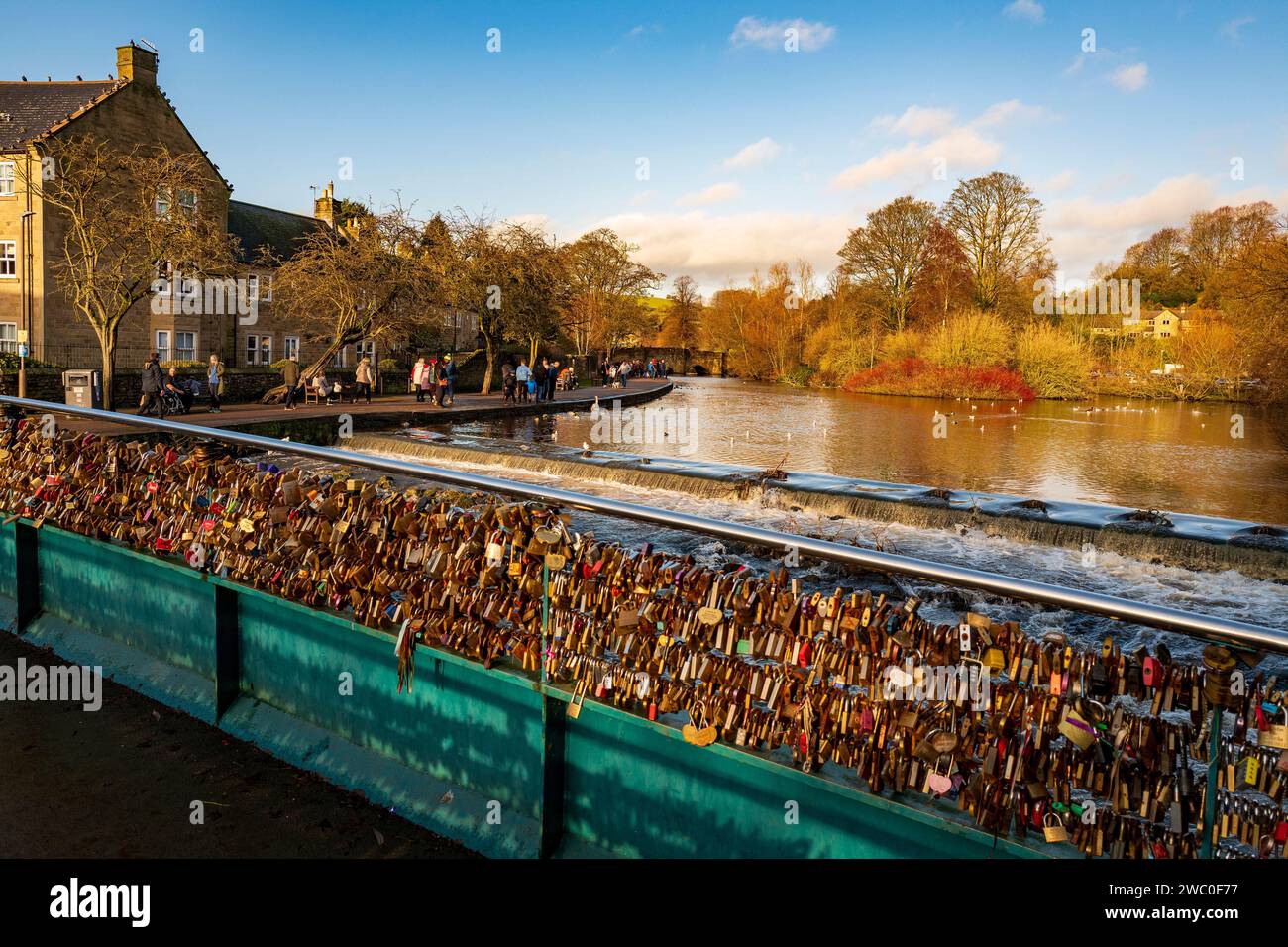 Weir bridge bakewell hi-res stock photography and images - Alamy