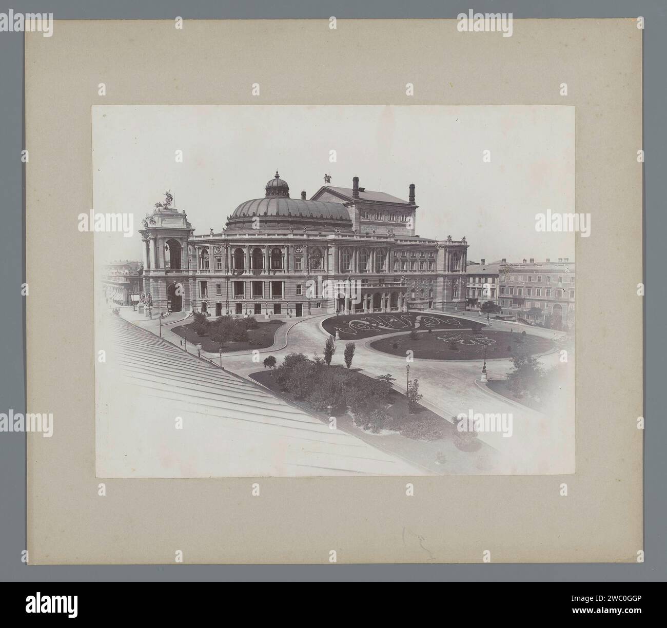 Building in Russia, possibly in St. Petersburg, Anonymous, 1880 - 1910 ...